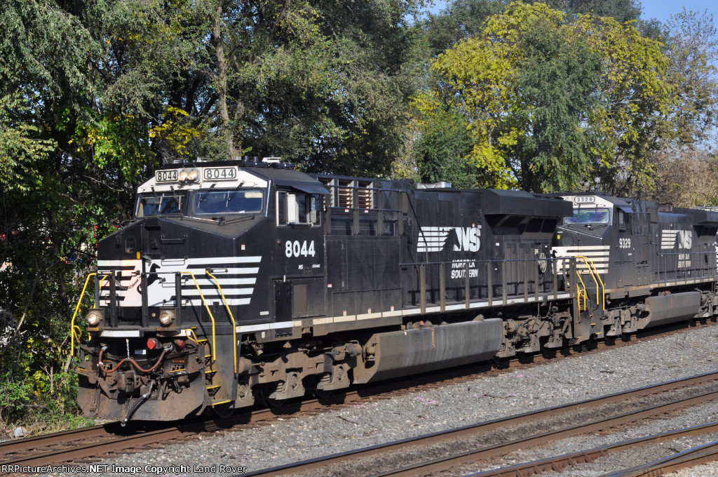 NS 8044 On NS 117 Eastbound
